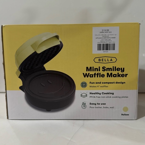 Kitchen | New Bella Mini Smiley Waffle Maker Waffle Maker Smile ...